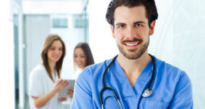 Médico Angiologista - Clínica Advance Vascular